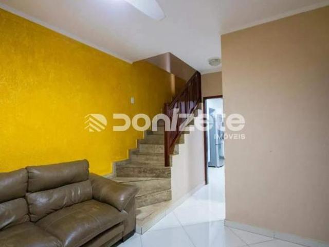 Sobrado 2 dormitórios na Vila Assunção Santo André com 2 vagas e porcelanato
