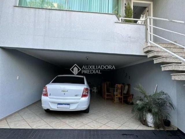 Sobrado 2 suítes e 3 vagas de garagem 131 M2 Bairro Bela Vista Santo André