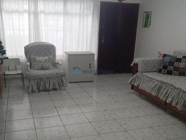 SOBRADO 2 SUÍTES E 1 VAGA SAÚDE