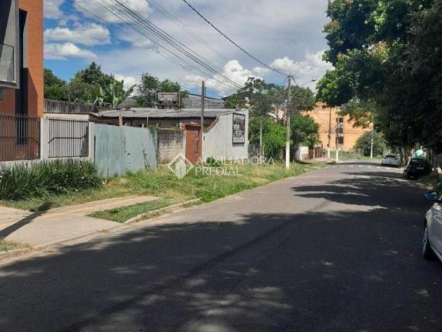 Sobrado 2 quartos com 1 vaga garagem novo proximo comercio ponto onibus e area gastronomica