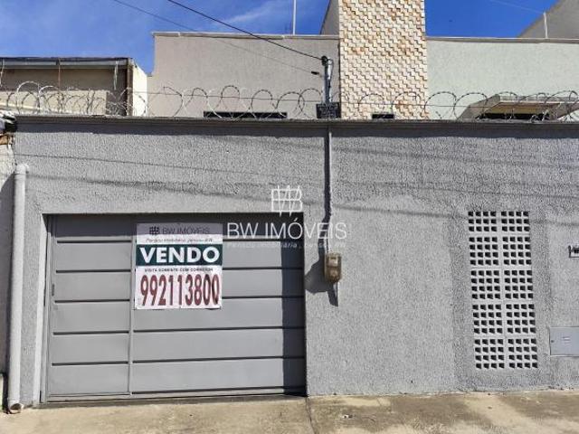 Sobrado. 2Q sendo 1 suíte, Porcelanato, Quintal, Próx ao Shopping Portal Sul e Garavelo