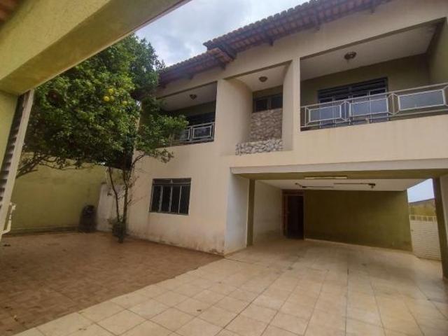 Sobrado 355m² — Setor Anhanguera | 4 Quartos, 1 Suíte