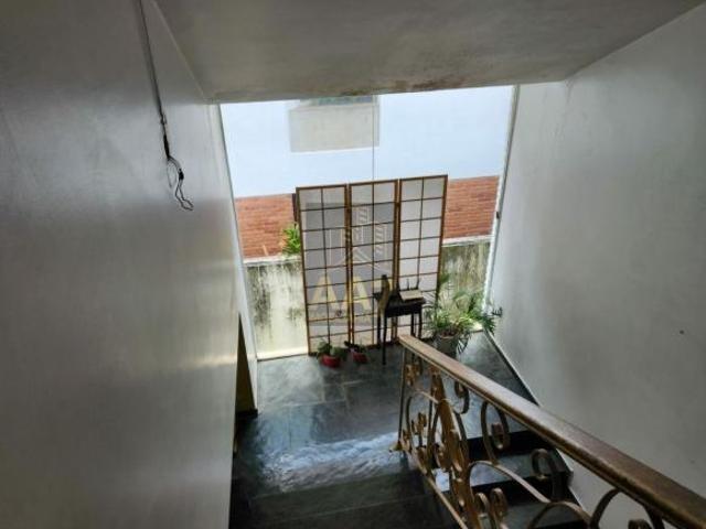 Sobrado, 360², 4 dorm.2 suítes, 4 vagas, piscina, quintal, churrasqueira