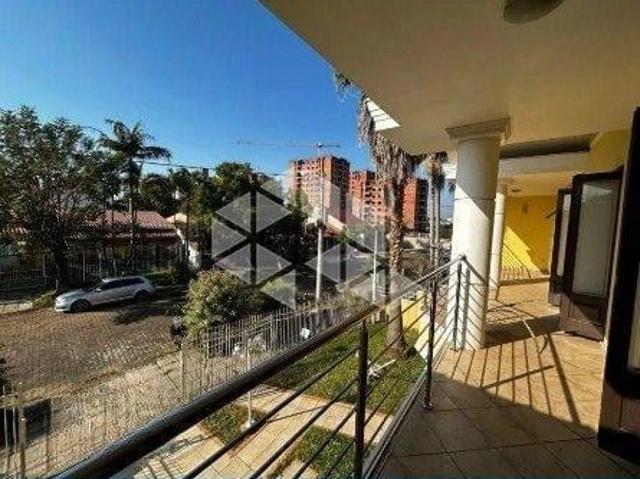 Sobrado 300m² 03 dormitórios, 05 vagas no Bairro Igara em Canoas