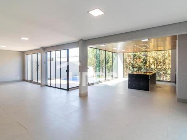 SOBRADO 304,42MT 5 SUITES RESIDENCIAL GRANVILLE