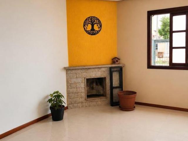 Sobrado 3 Dorm/ 2 Vagas garagem/ Exelente localização