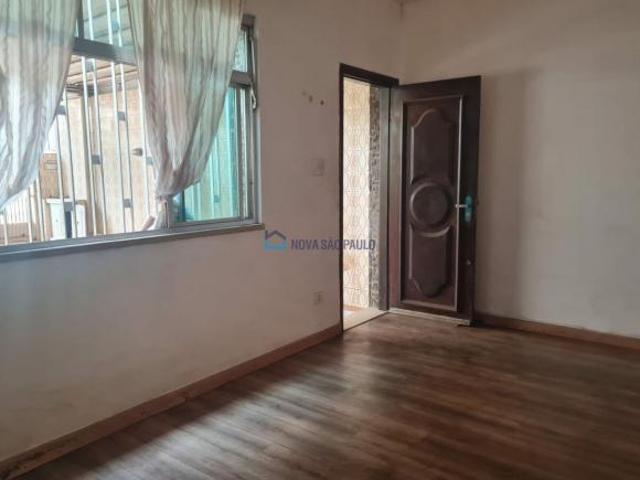 Sobrado 3 dormitórios, 155m2, quintal, 2 vagas