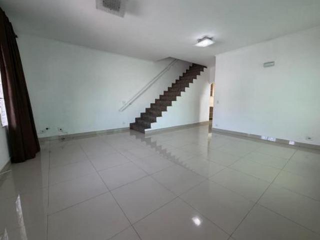 Sobrado 3 Dormitórios 1 suíte 4 vagas 230m² por R$ 720 mil Vila Rosália Guarulhos/SP