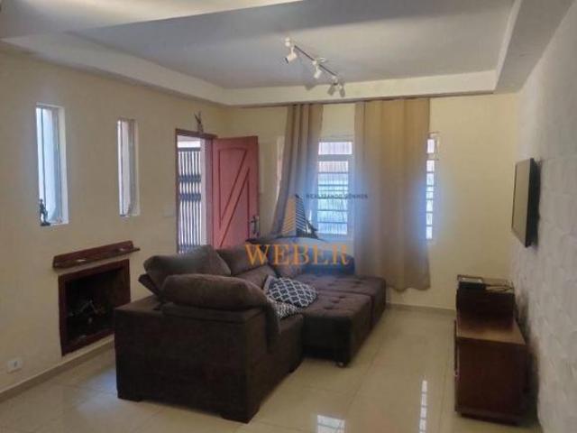 Sobrado 3 dormitórios, 1 suíte, 2 vagas com piscina e quintal Jd. Catanduva