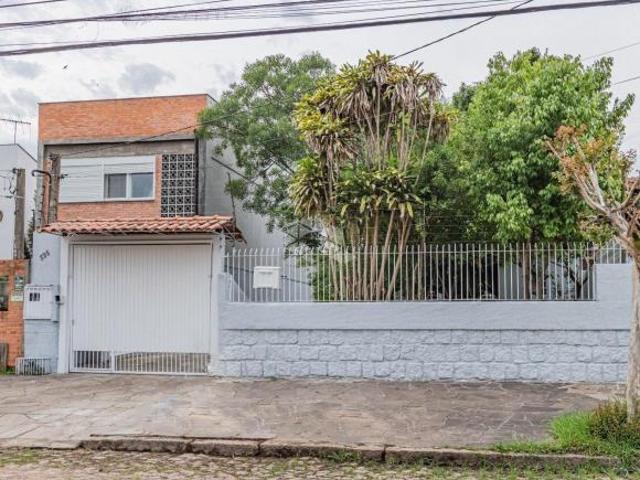 Sobrado 3 dormitórios, 1 suite, no bairro Ipanema, em Porto Alegre