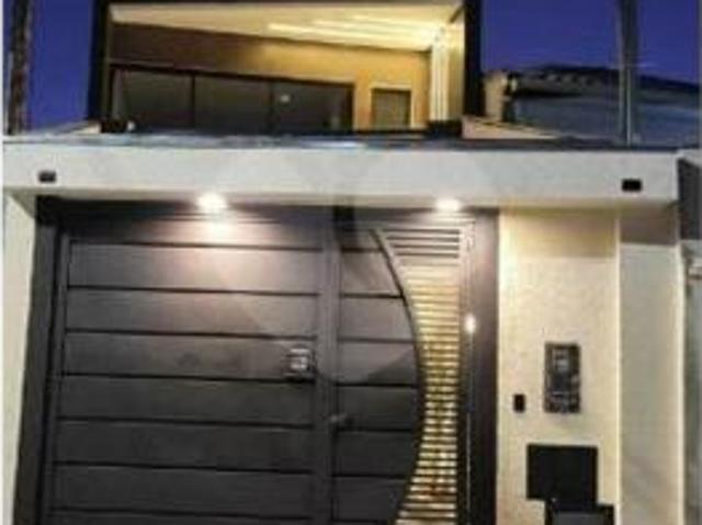 Sobrado 3 dormitórios com boa distribuição na Penha de França