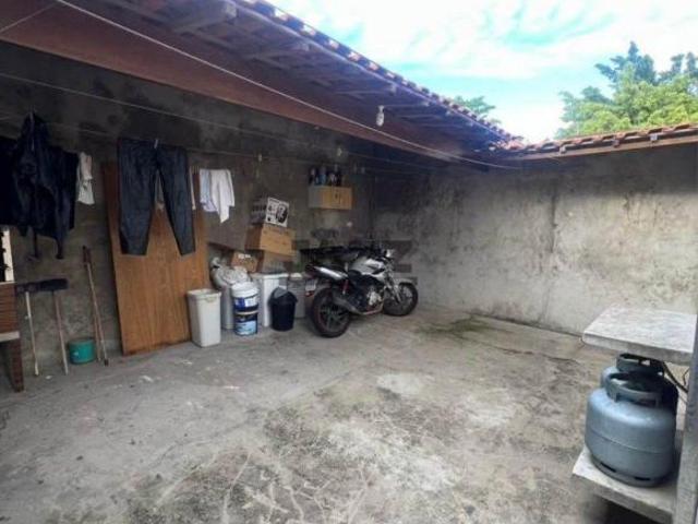 Sobrado 3 Dormitórios com Quintal Amplo Campos São José 150m²