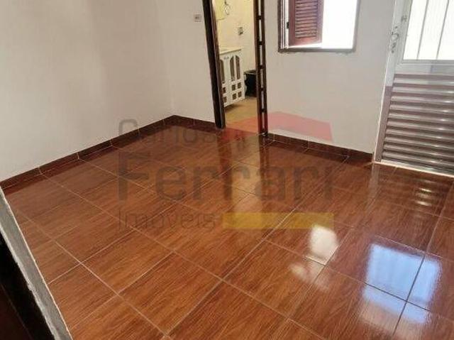 Sobrado 3 dormitórios com quintal sem vaga de garagem