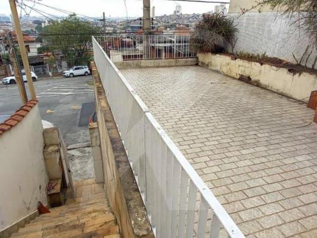 Sobrado 3 Dormitórios com Sacada e Vaga de Garagem