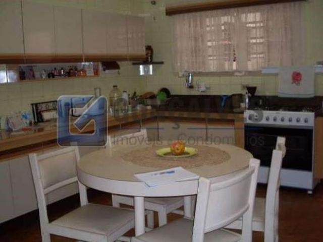 Sobrado 3 Dormitórios com 1 Suíte, 2 Vagas — Parque São Diogo, São Bernardo do Campo