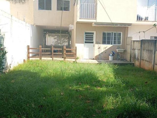 Sobrado 3 dormitórios com 1 suíte e varanda, e muito verde Próximo Raposo Tavares