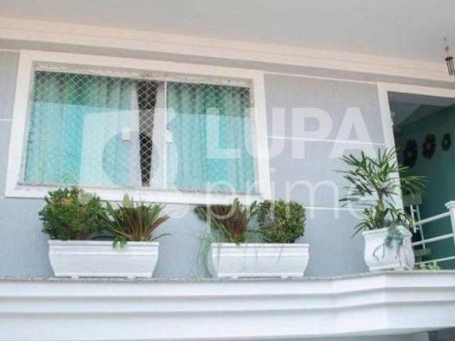 Sobrado 3 dormitórios churrasqueira 4 vagas á venda na Parada Inglesa !