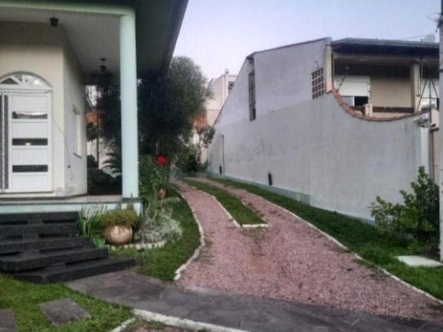 Sobrado 3 dormitórios à venda Vila Nova Porto Alegre/RS