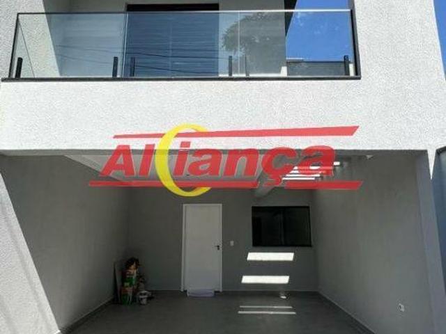 Sobrado 3 dormitórios e 4 vagas de garagem