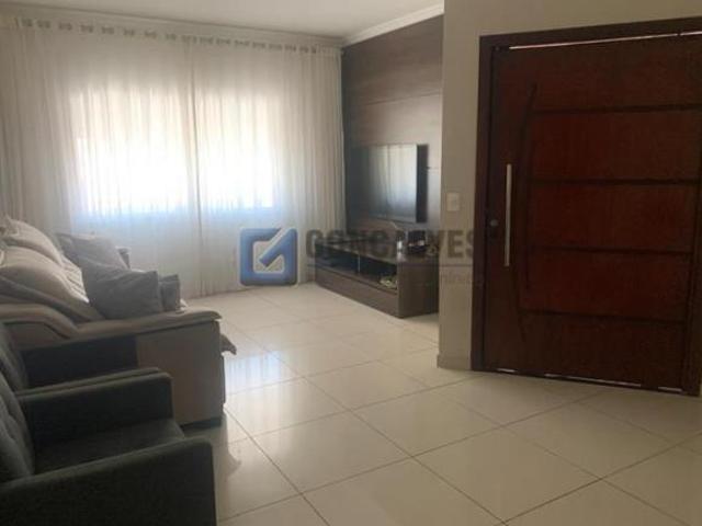 Sobrado 3 dormitórios sendo 1 suite, 174 mts² na Vila Scarpelli em Santo André