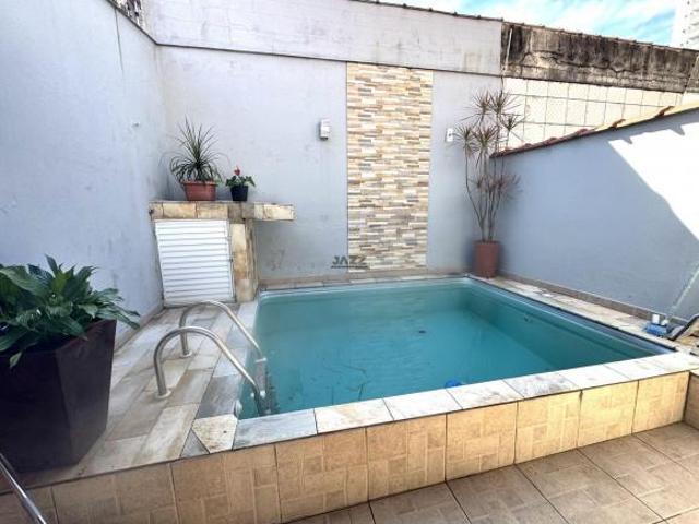 Sobrado 3 dormitorios sendo 2 suites vista mar, menos de 100 metros da praia no Bairro Caiçara /Prai