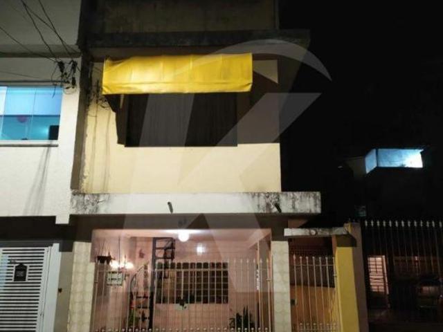 Sobrado 3 dormitórios, suíte, 1 vaga com 155m. Vila Ede
