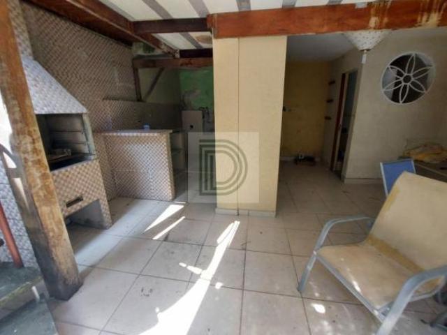 Sobrado 3 dormitórios, suite, amplo living, lavabo, cozinha planejada