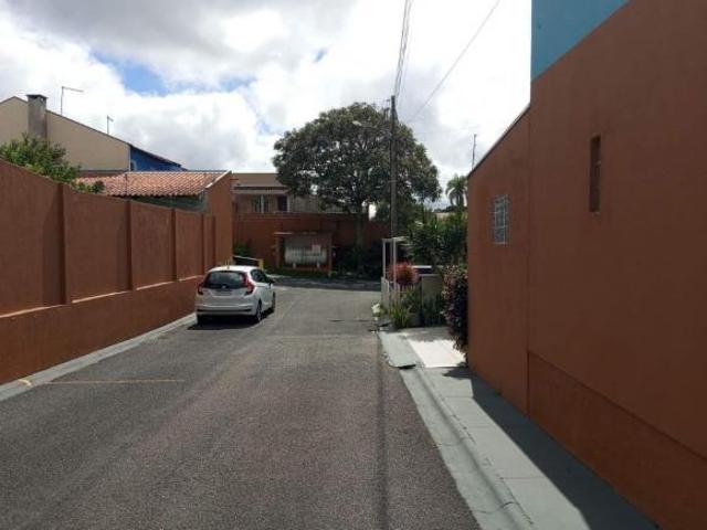 Sobrado 3 dorms 1 suíte em Curitiba/São Braz. Financiamento aceito, imóvel já alugado, 1 vaga, áre