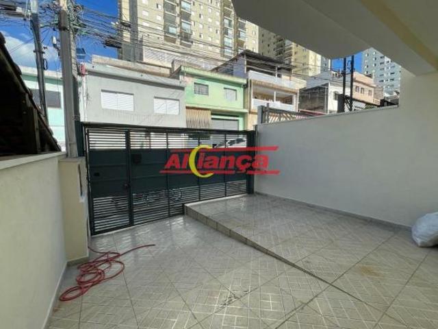 SOBRADO 3 DORMS. 2 VAGAS DE GARAGEM NO PICANÇO