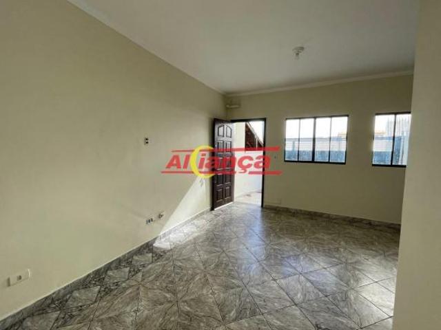 SOBRADO 3 DORMS. 2 VAGAS DE GARAGEM NO PICANÇO