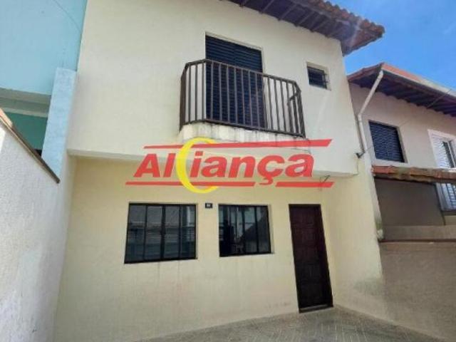 SOBRADO 3 DORMS. 2 VAGAS DE GARAGEM NO PICANÇO