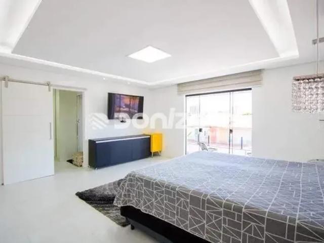 Sobrado 3 suítes com 8 vagas em Vila Pires, Santo André – Residencial amplo e mobiliado