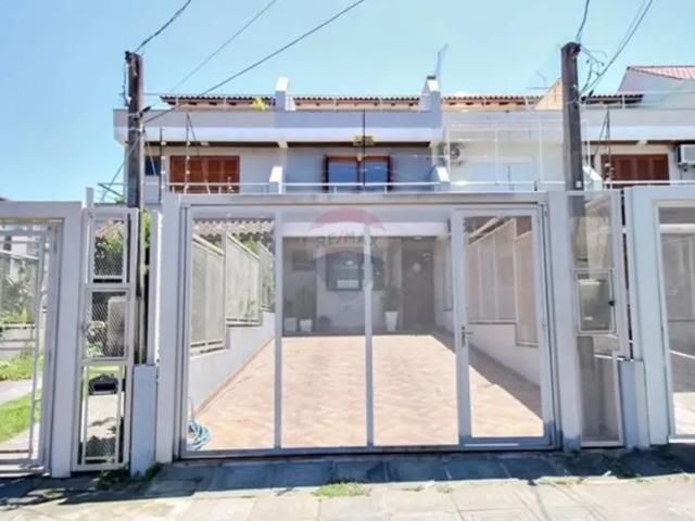 Sobrado 3 suítes + terraço Bairro Guarujá