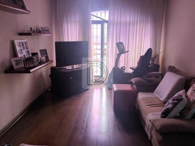 Sobrado 3 suítes, 3 vagas de garagem Jardim Ester
