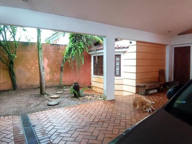 Sobrado 3 suítes, 5 vagas, área de lazer