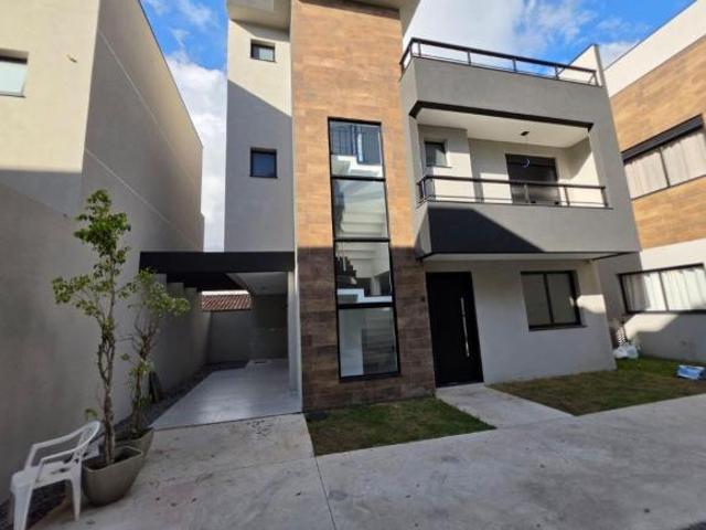 Sobrado 3 Quartos 1 Suíte à venda, 144 m² por R$ 969.000 Uberaba Curitiba/PR