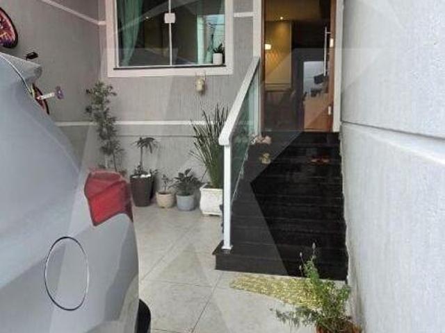 Sobrado 3 Quartos, 1 Suíte, Churrasqueira, Sacada, 2 Vagas de Garagem na Vila Gustavo