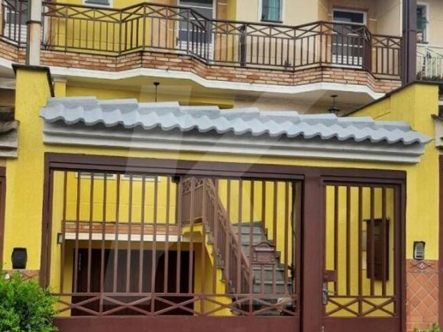 Sobrado 3 quartos, 1 Suíte, quintal, 4 Vagas de Garagem na Vila Maria Alta