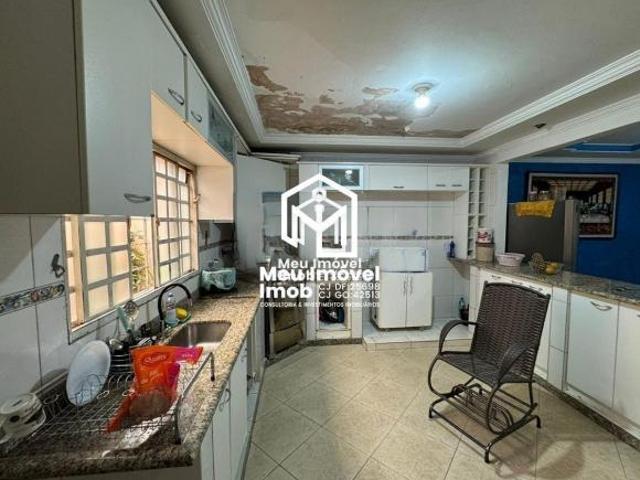 Sobrado 3 Quartos 1 Suíte 2 Vagas 270m² QR 516 Samambaia Sul