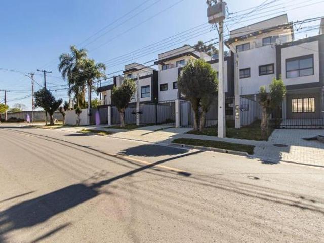 Sobrado 3 quartos, 1 suíte, 2 vagas no Cajuru