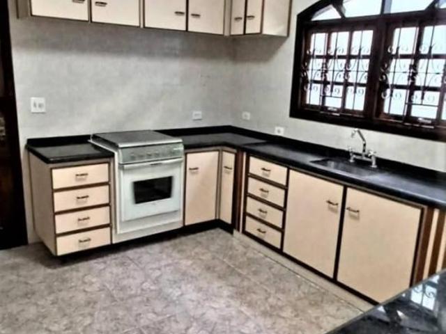 Sobrado 3 quartos 1ST 2vgs Jd. Las Vegas S. André R$650 Mil