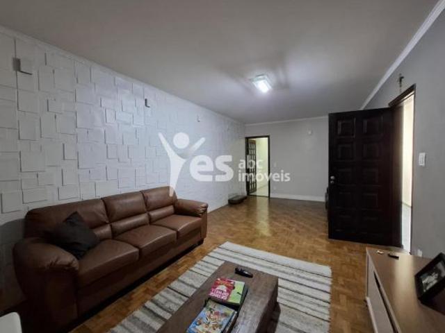 Sobrado 3 quartos 2 banheiros 2 vagas localizado na Vila Alzira em Santo André d