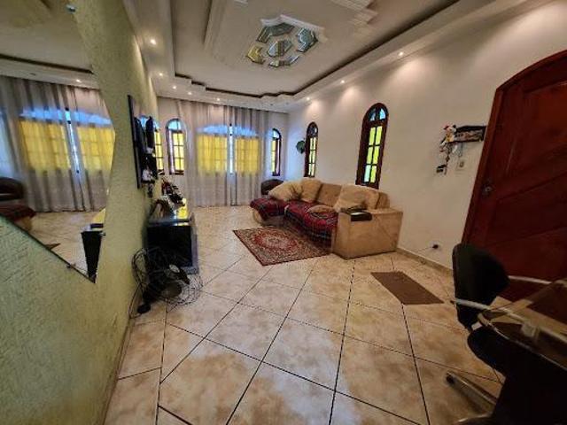 SOBRADO 3 QUARTOS, 3 SUÍTES, 5 VAGAS GARAGEM