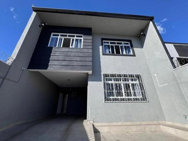 Sobrado 3 quartos uma suite com closet a venda no Umbará em Curitiba