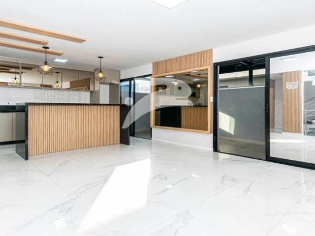 Sobrado 3 Quartos Xaxim 174m²