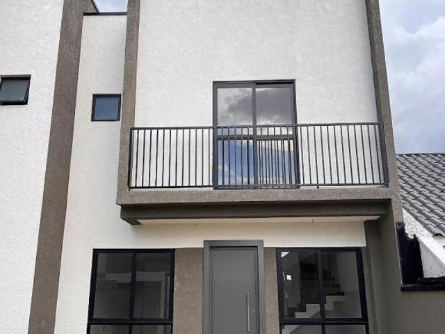 Sobrado 3 Quartos com 1 Suíte e 100m² Xaxim