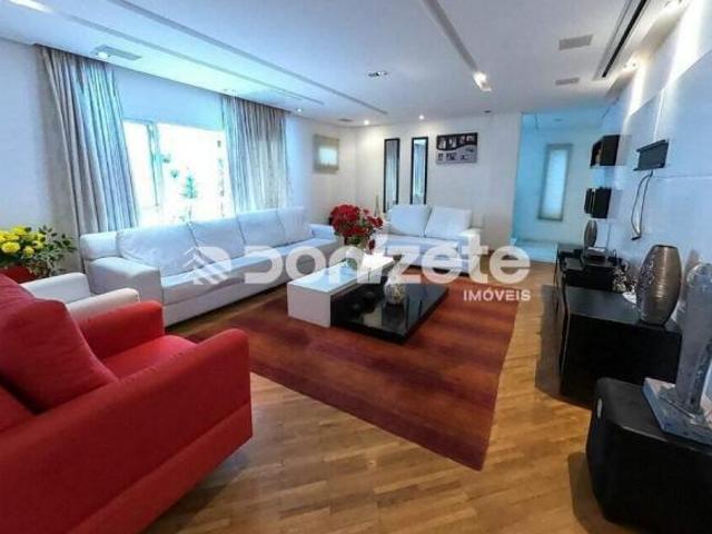 Sobrado 3 Quartos com 2 Suítes, 5 Vagas | Vila Gilda, Santo André – Venda