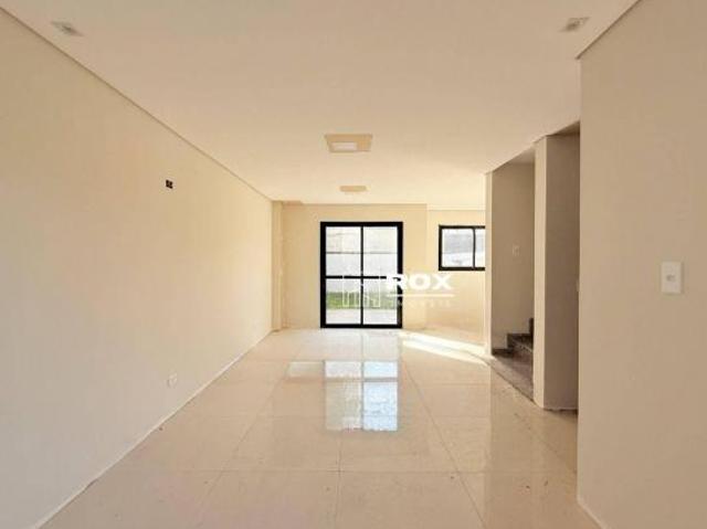 Sobrado 3 quartos com quintal em condomínio fechado, à venda, 156 m² por R$ 900.000 Santa Cândida