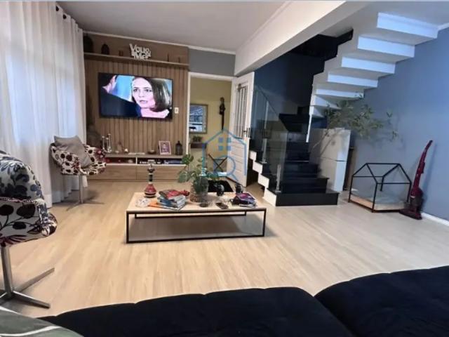 Sobrado, 3 Quartos para Alugar, 230 m² por R$ 7.700,00