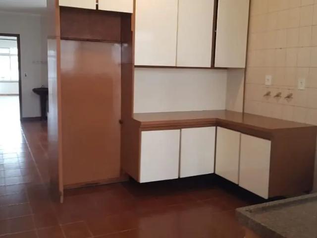 Sobrado, 3 Quartos para Alugar, 300 m² por R$ 4.000,00